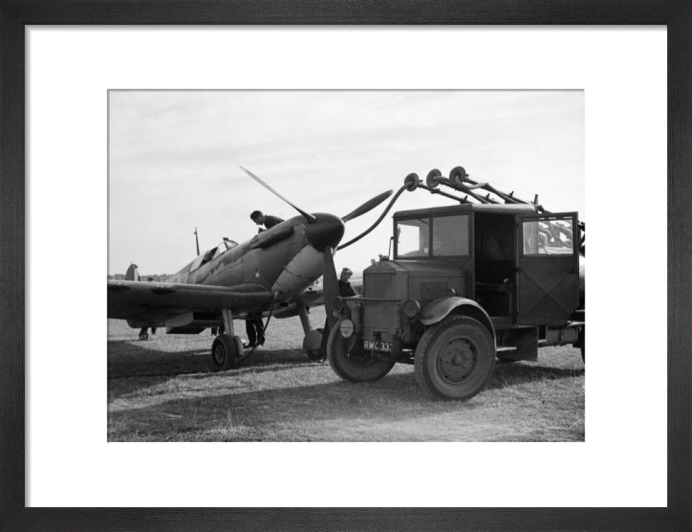 Refuelling a Spitfire of No 19 Squadron at Fowlmere during the Battle ...